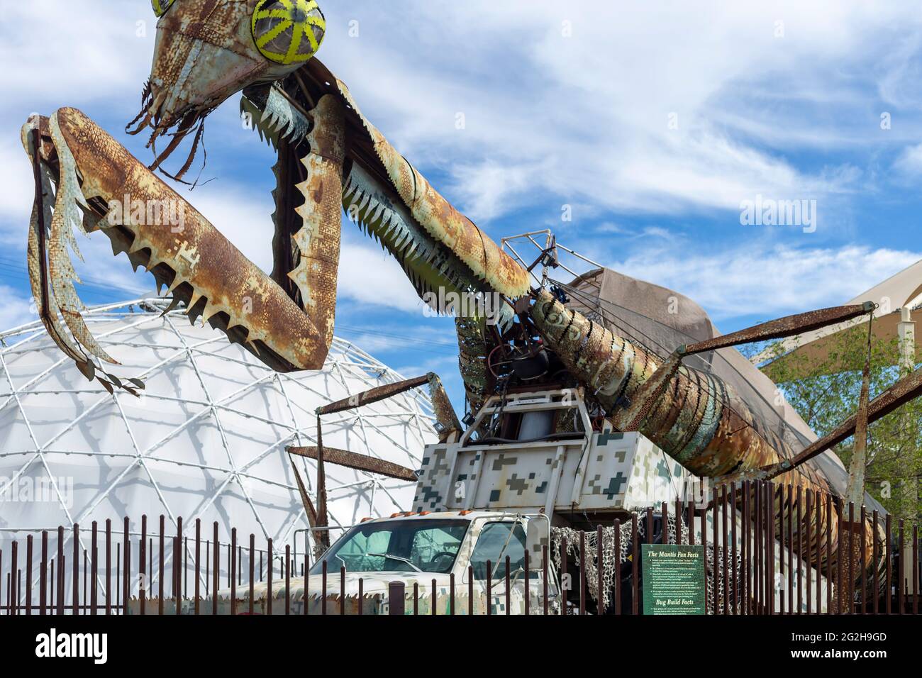 Mantis sculpture in las vegas hi-res stock photography and images - Alamy