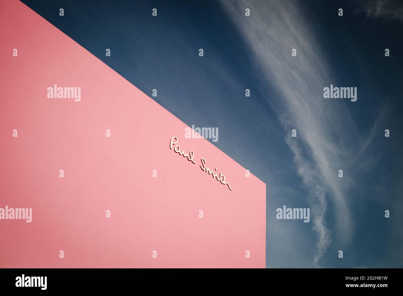 The Pink Wall at the Paul Smith Store in Los Angeles, California, USA ...