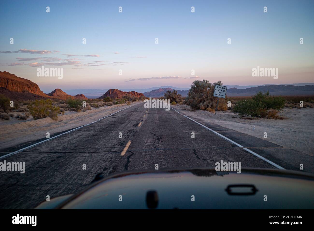 Infinite highway hi-res stock photography and images - Alamy