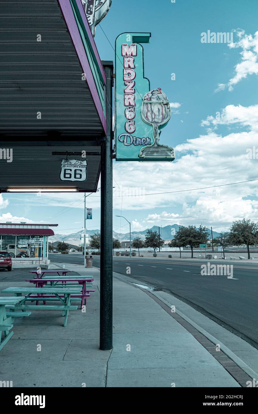 Mr. D'z famous roadside diner on historic Route 66 highway Kingman ...
