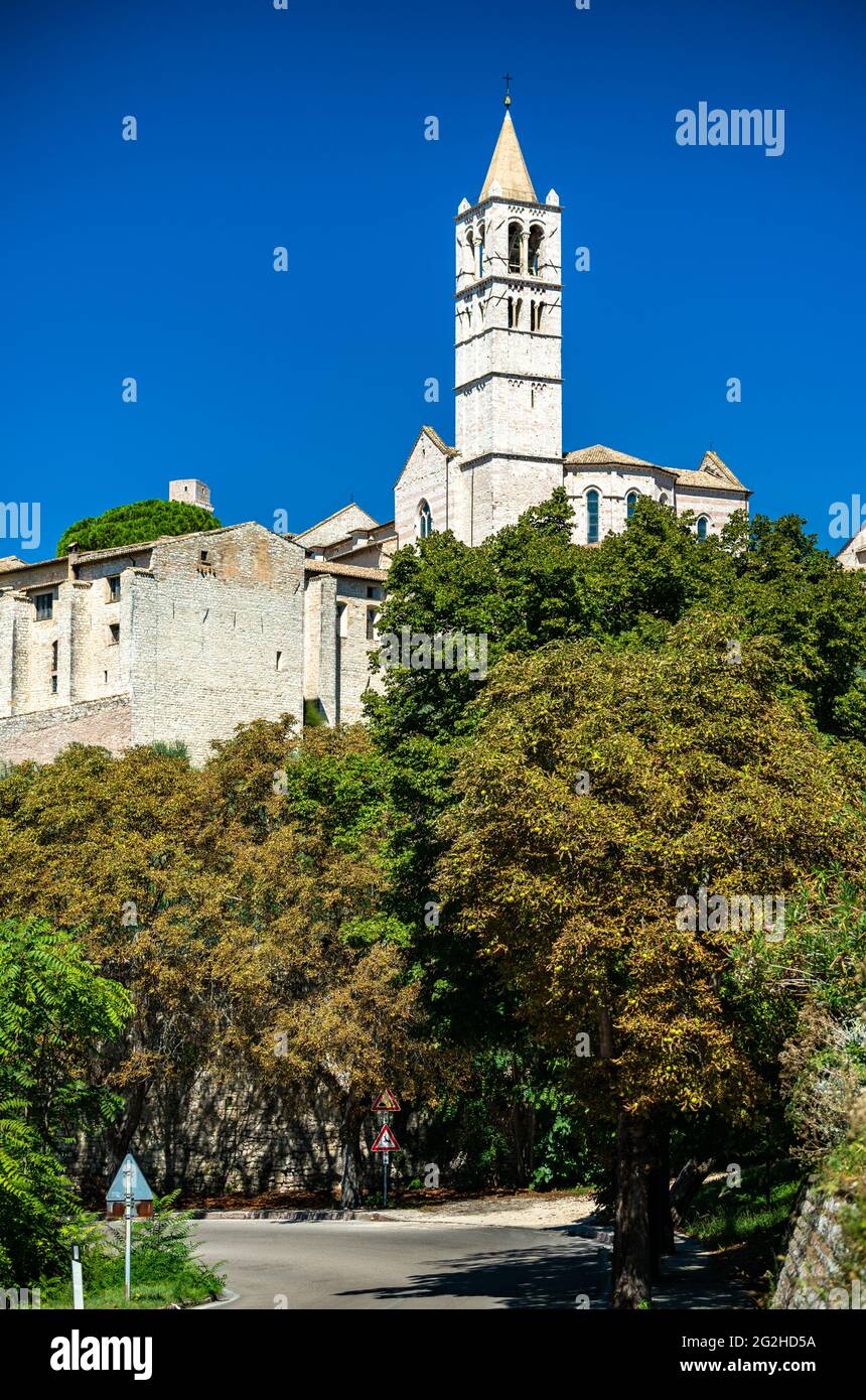 Santa Chiara Basilica in Assisi, Italy Stock Photo - Alamy