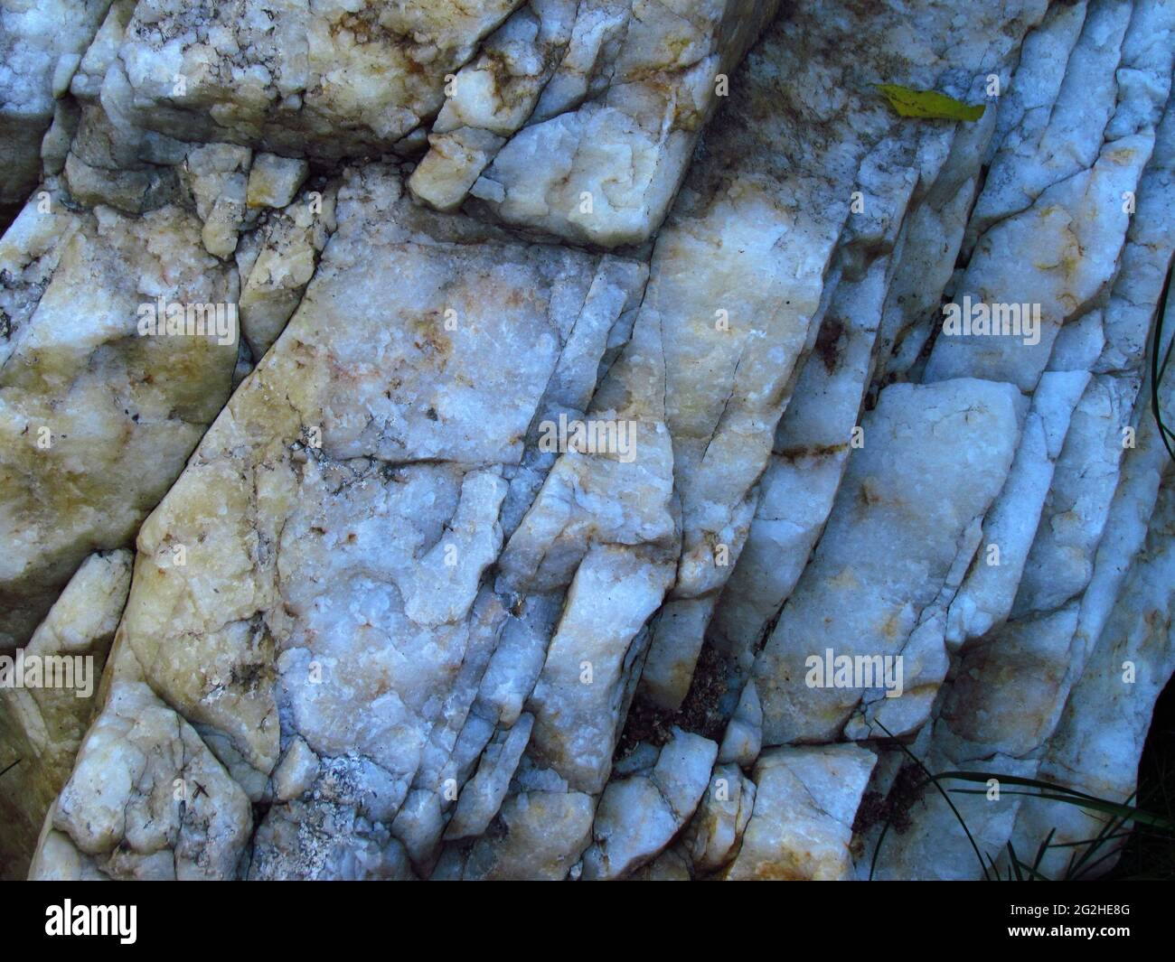 White quartz, natural stone texture, rock structure, close-up Stock ...