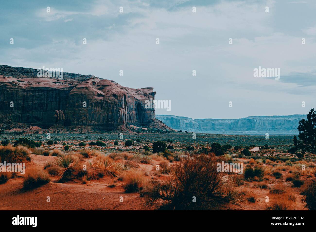 Classic view of Monument Valley near the Butte The Cube. Monument ...