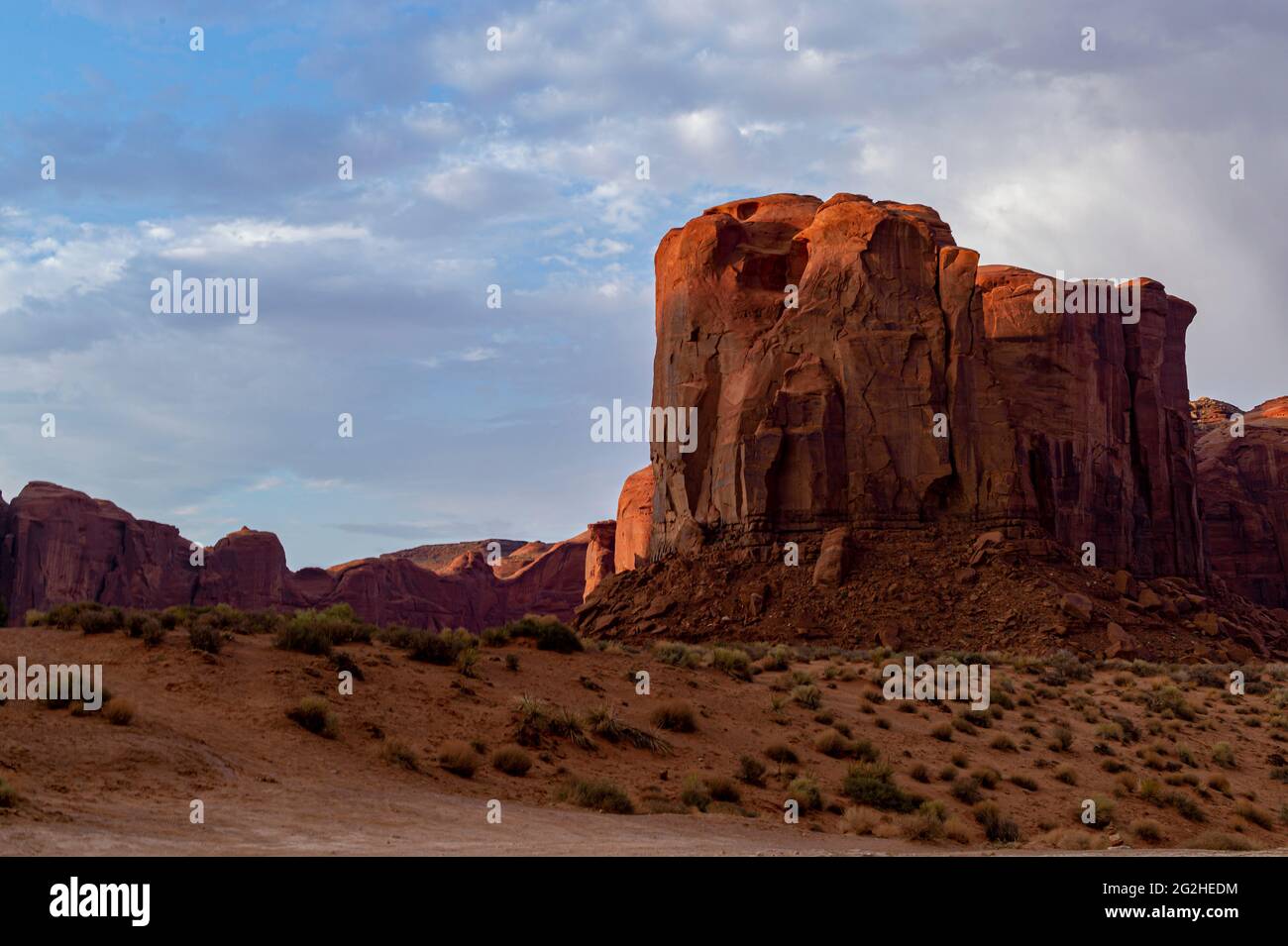 Cube monument valley arizona hi-res stock photography and images - Alamy