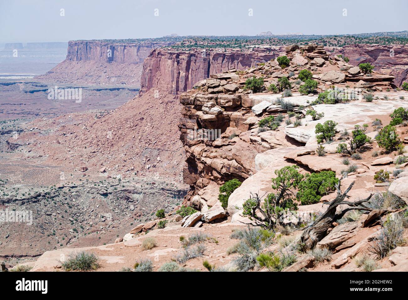 Scenic views from orange cliff overlook at canyonland national park hi ...