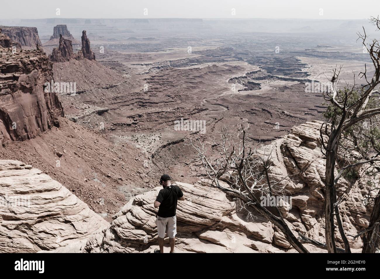 Mesa Arch. Cliff's-edge sandstone arch framing an iconic sunrise view ...
