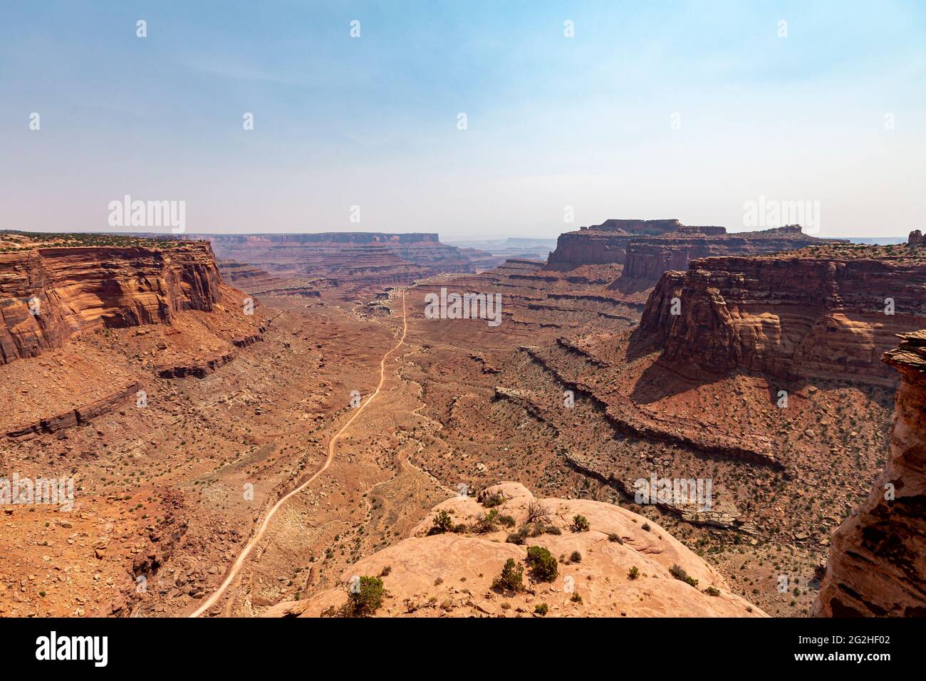 Canyon overlook hi-res stock photography and images - Alamy