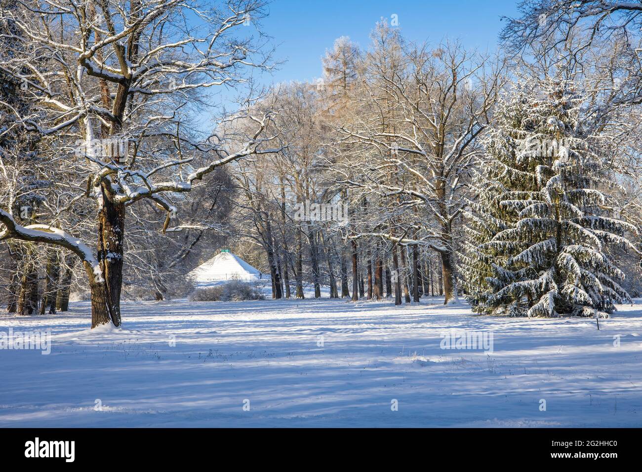 Land pyramid hi-res stock photography and images - Alamy