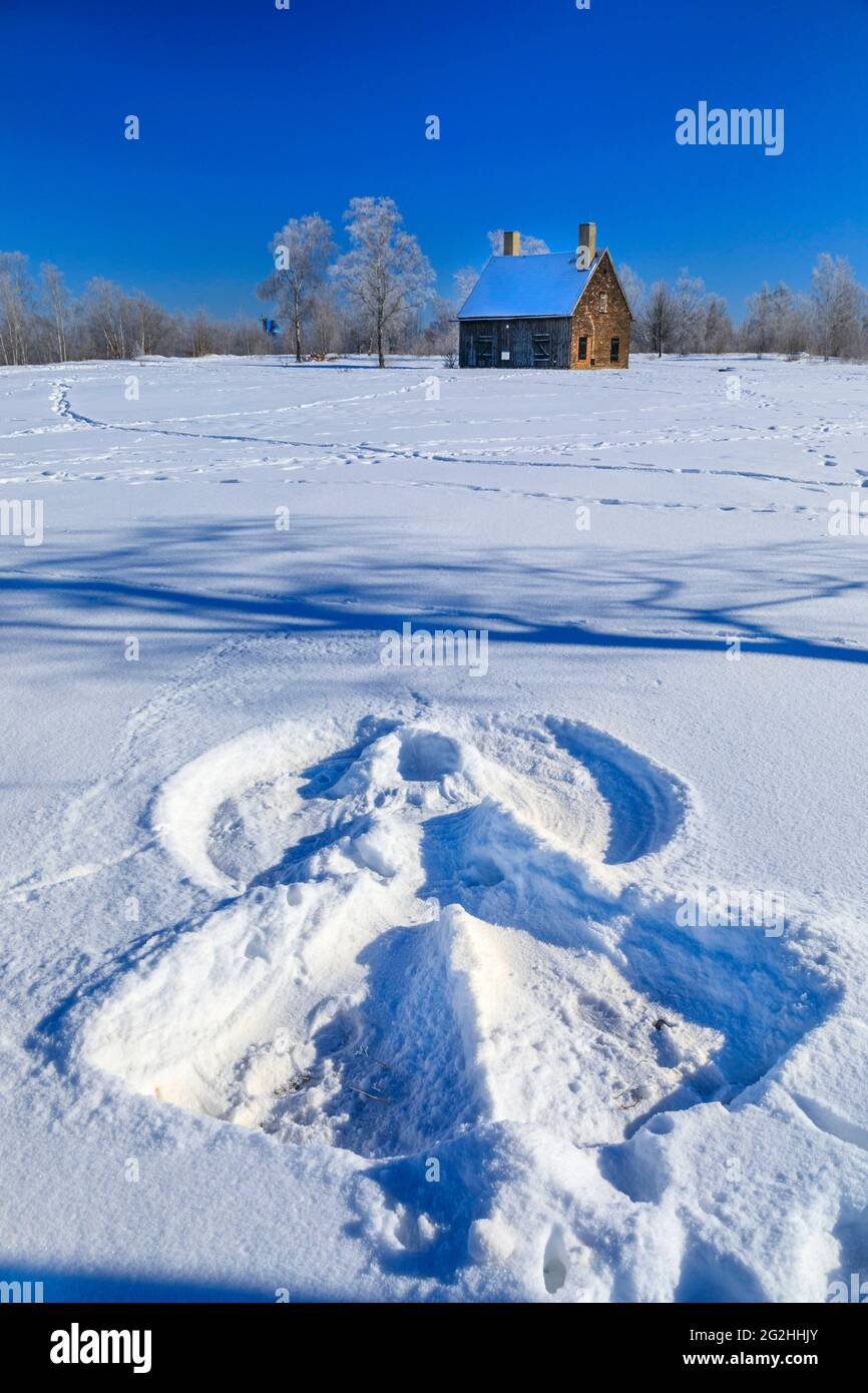 Snow idyll hi-res stock photography and images - Alamy