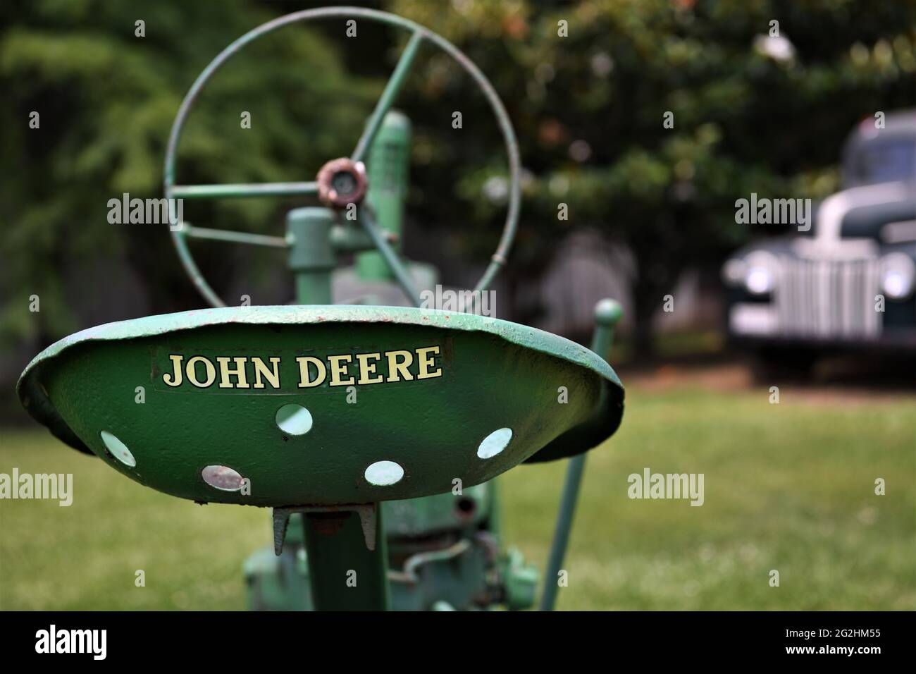 A John Deere model B tractor with steel wheels Stock Photo - Alamy