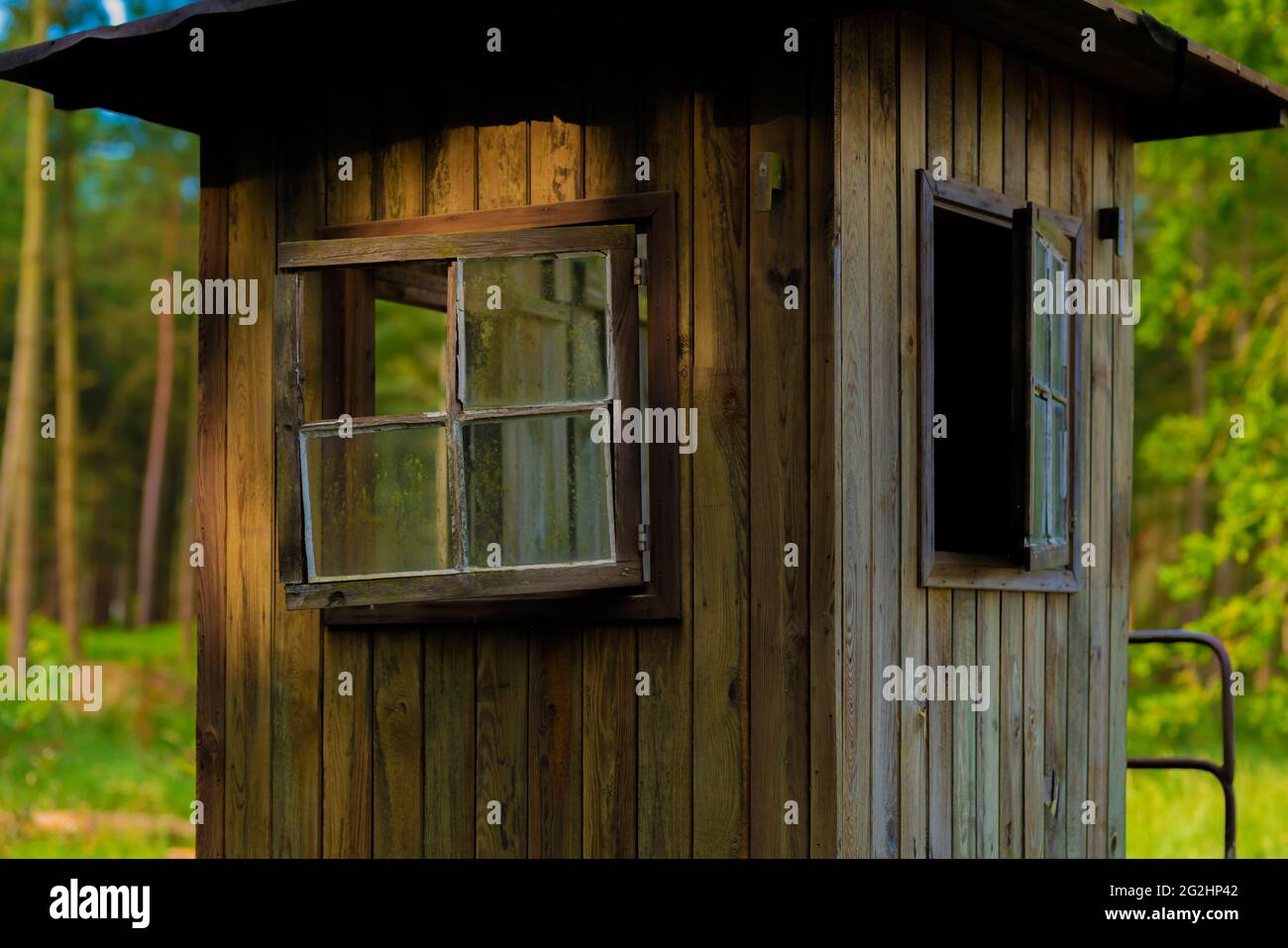 Hunting lodge in nature Stock Photo - Alamy