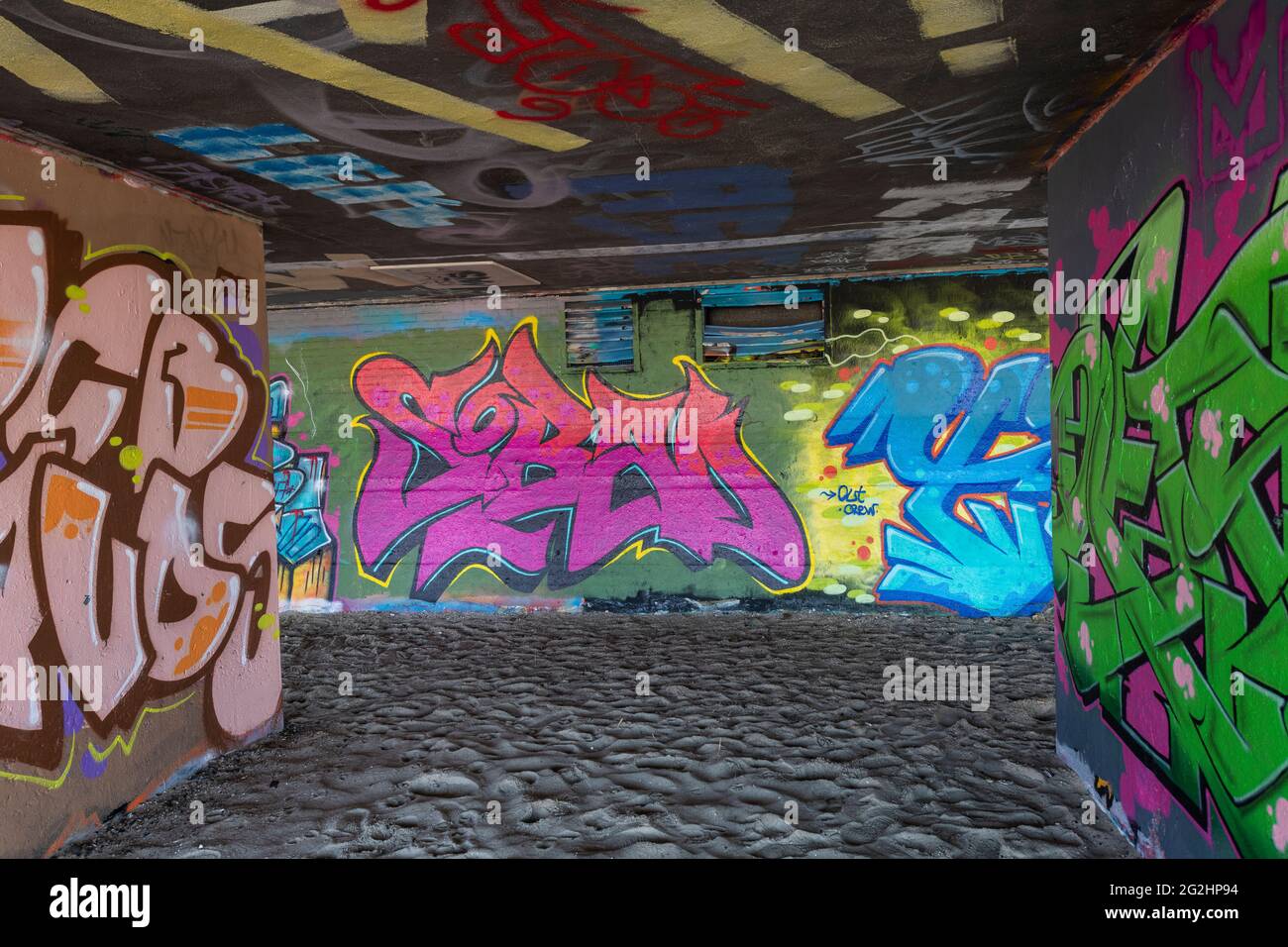Graffiti under the swimming pool in Laboe Stock Photo - Alamy