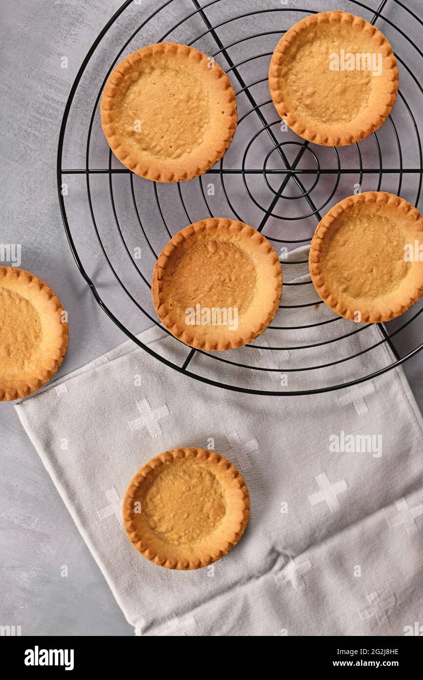 Pie crusts hi-res stock photography and images - Alamy