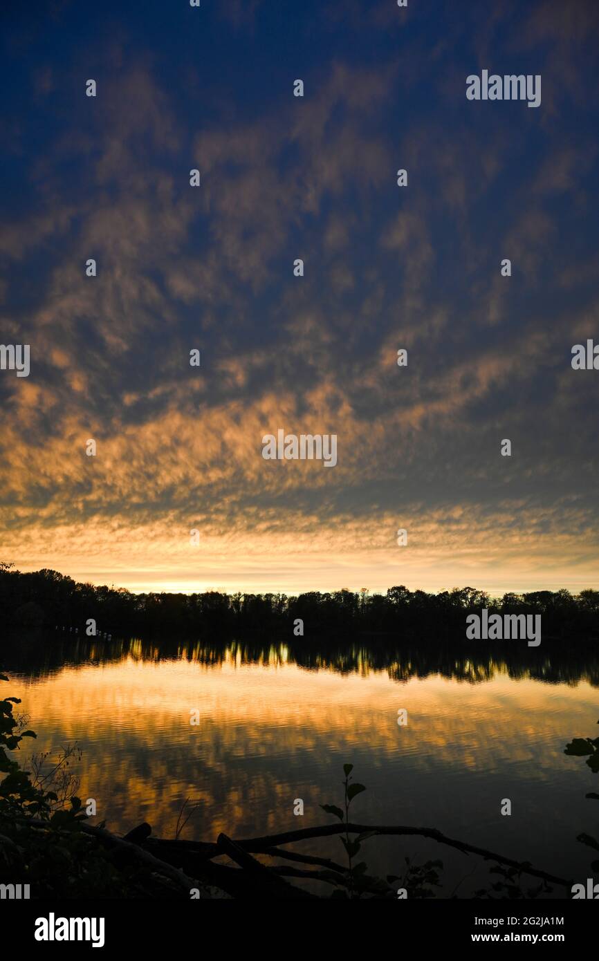 Germany, Baden-Wuerttemberg, Karlsruhe, sunset at Grötzinger Baggersee Stock Photo - Alamy