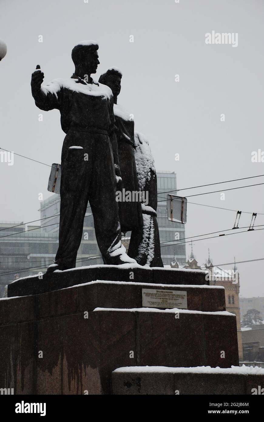 Soviet era sculpture hi-res stock photography and images - Alamy