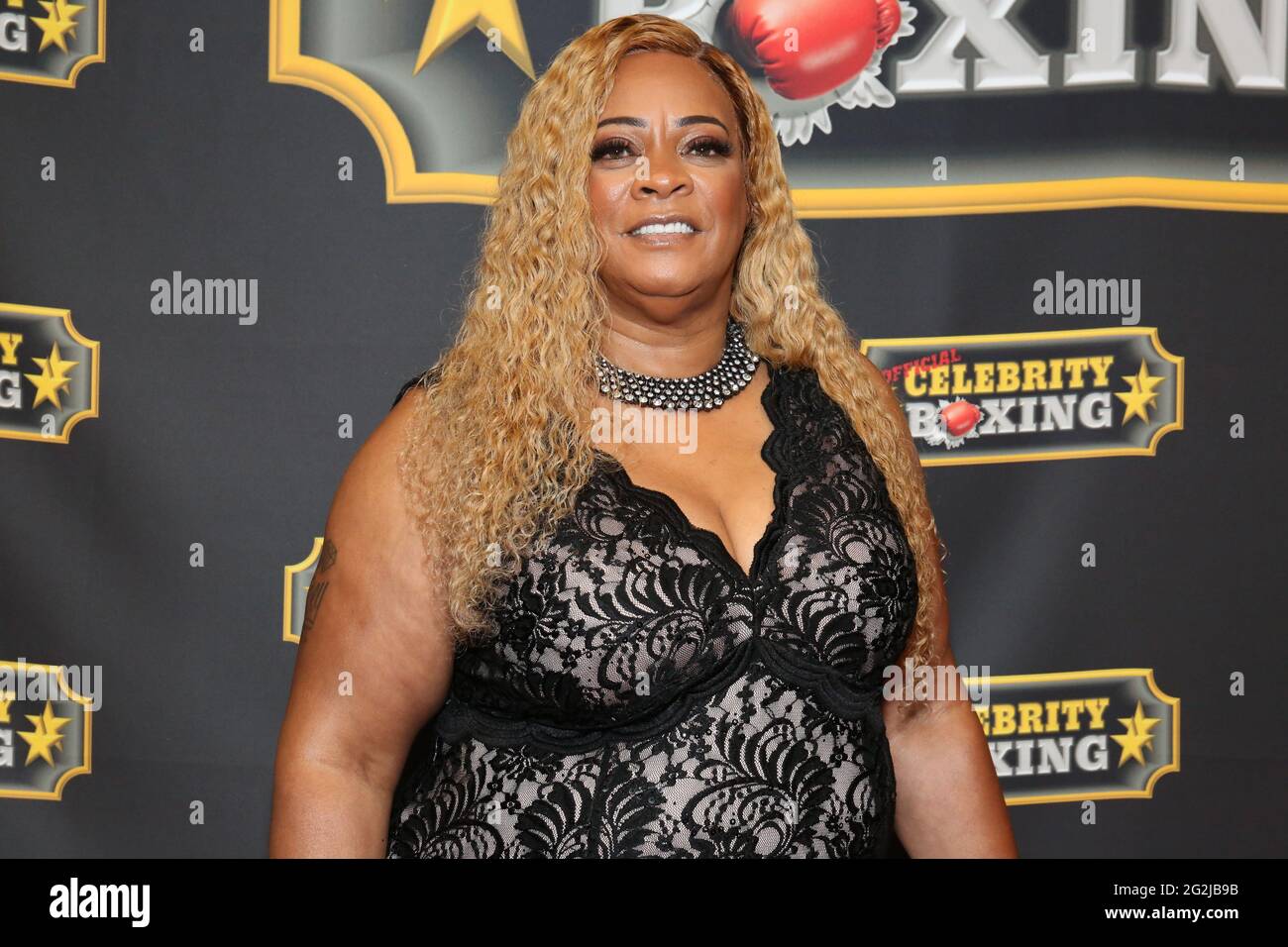 Celebrity fight night boxing hi-res stock photography and images - Alamy