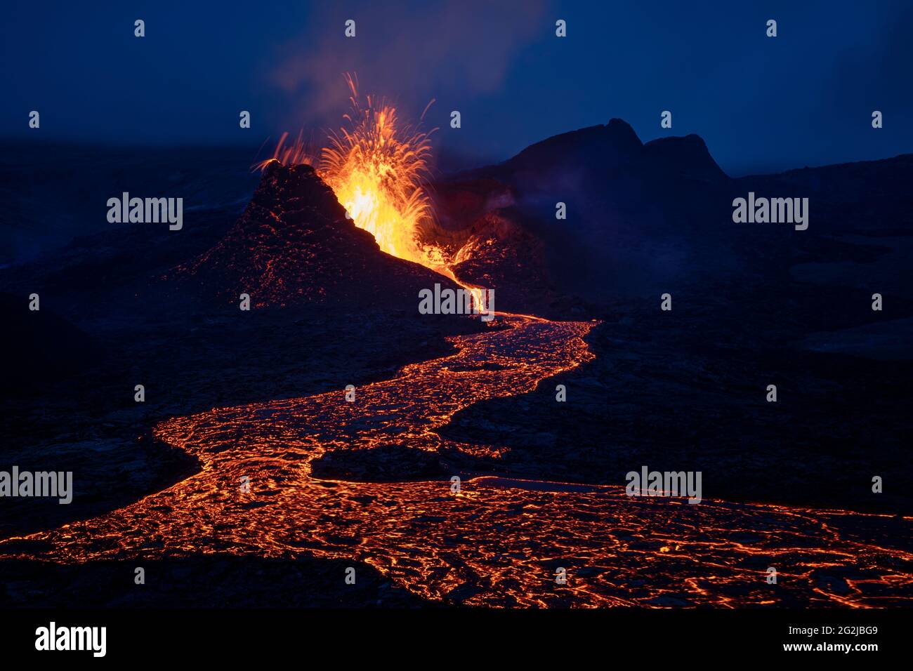 March 2021 eruption of Fagradalsfjall volcano, Iceland Stock Photo - Alamy