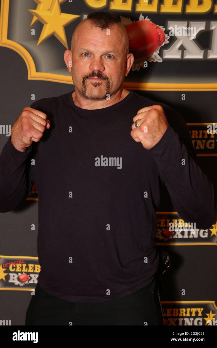 Chuck liddell punch hi-res stock photography and images - Alamy