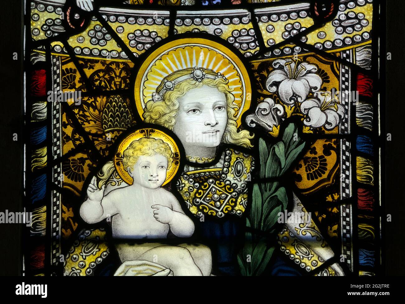 Mary and infant Jesus stained glass, St. Giles Church, Bletchingdon ...