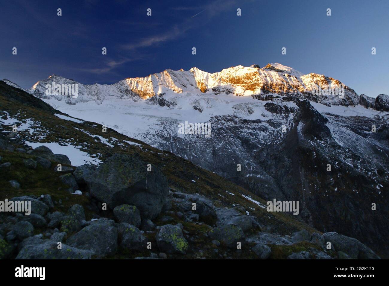 Alpine peaks covered hi-res stock photography and images - Alamy