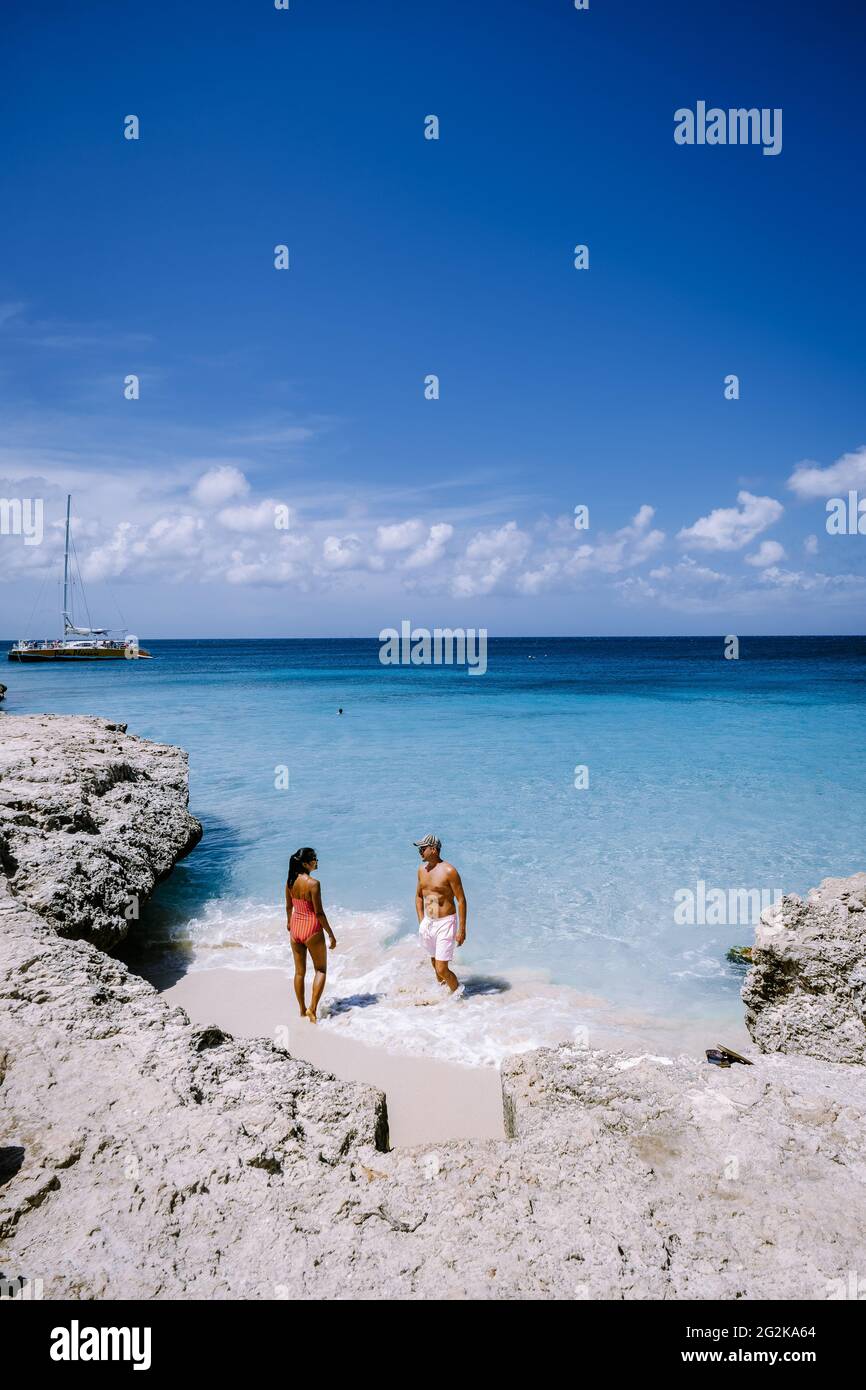 Tres Trapi Steps Triple Steps Beach, Aruba completely empty, Popular ...