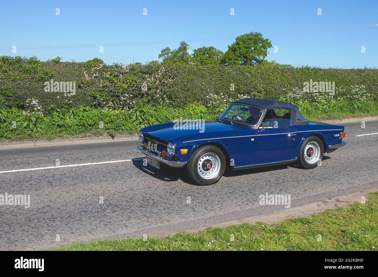 1972 70s triumph blue 2498cc petrol cabriolet hi-res stock photography ...