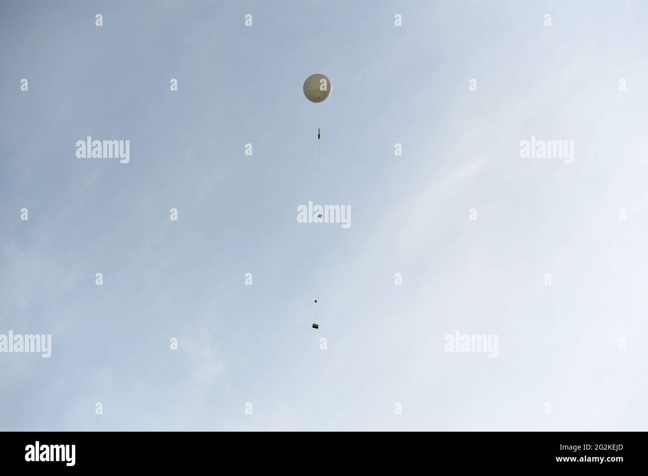 Balloon tracking system hi-res stock photography and images - Alamy