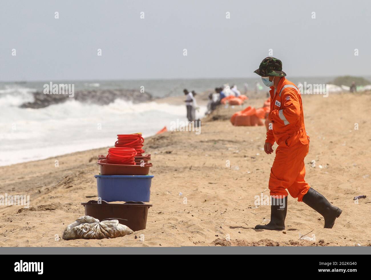 Burning oil from oil spill hi-res stock photography and images - Alamy