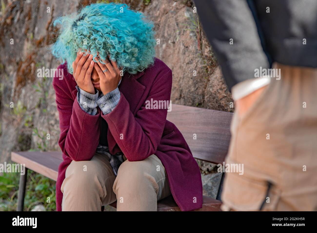 Couple saying goodbye hi-res stock photography and images - Alamy