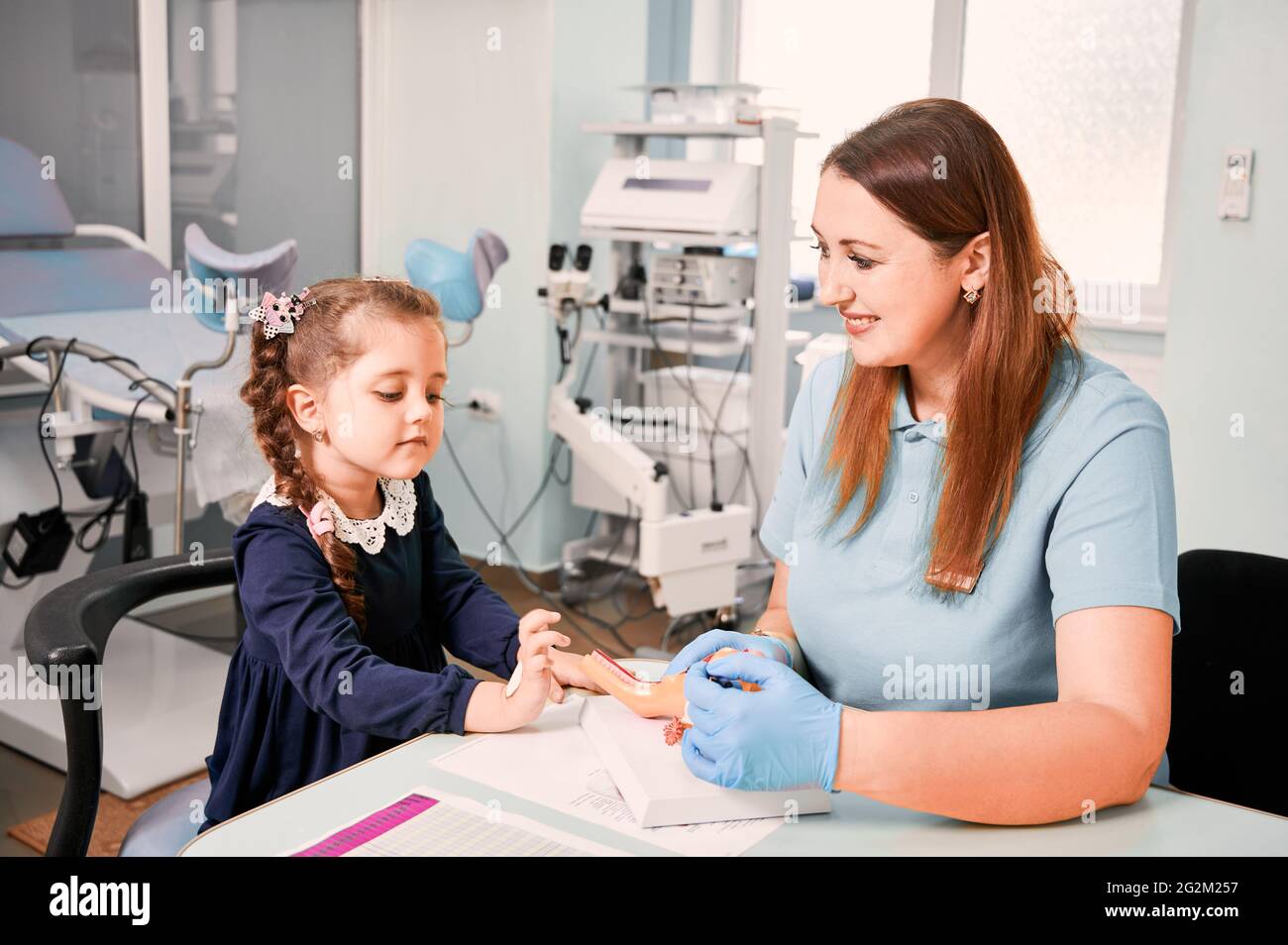 Child study in hospital hi-res stock photography and images - Alamy