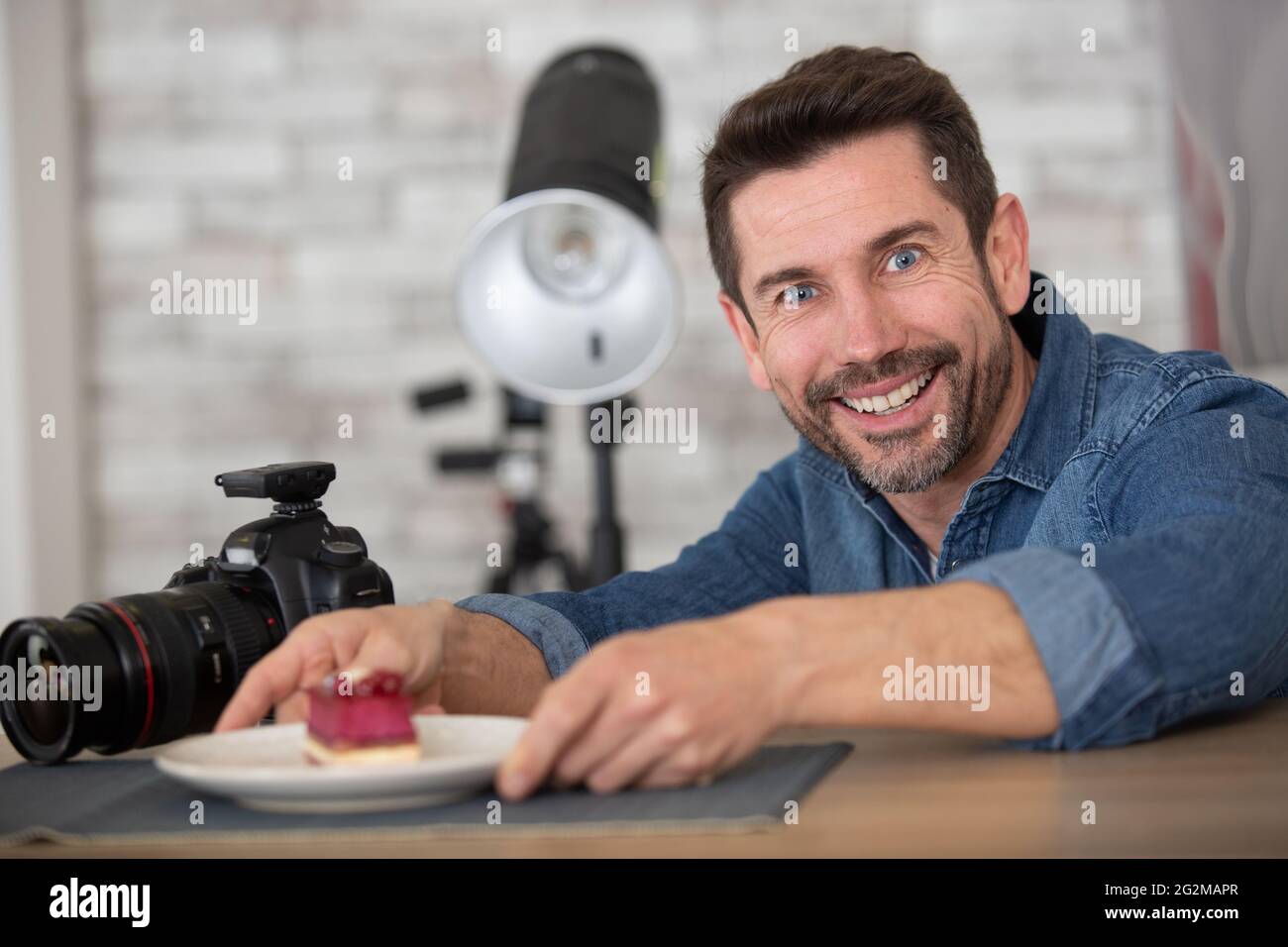 food stylist blogger - blog vlog concept Stock Photo - Alamy