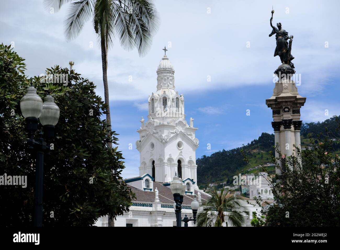 Ecuador Quito - Independence Square with Independence monument Stock Photo - Alamy