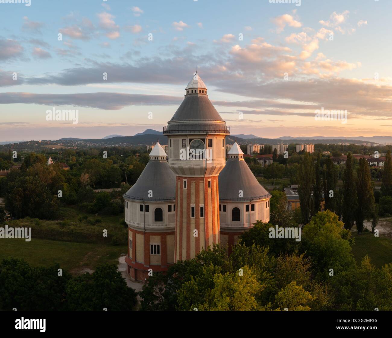 Old towers hi-res stock photography and images - Alamy