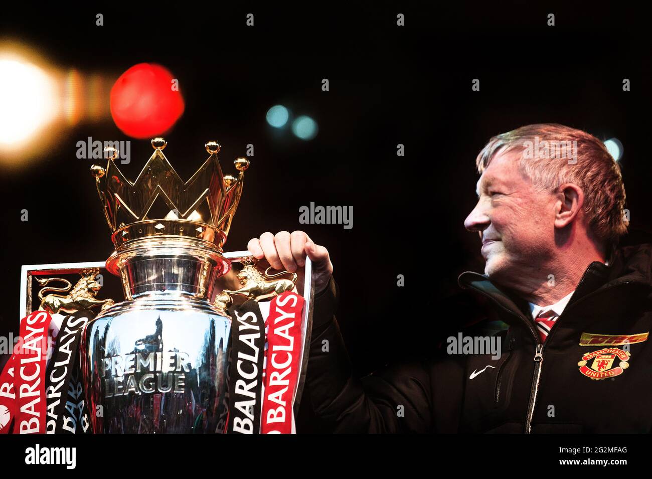 Premier league trophy hi-res stock photography and images - Alamy