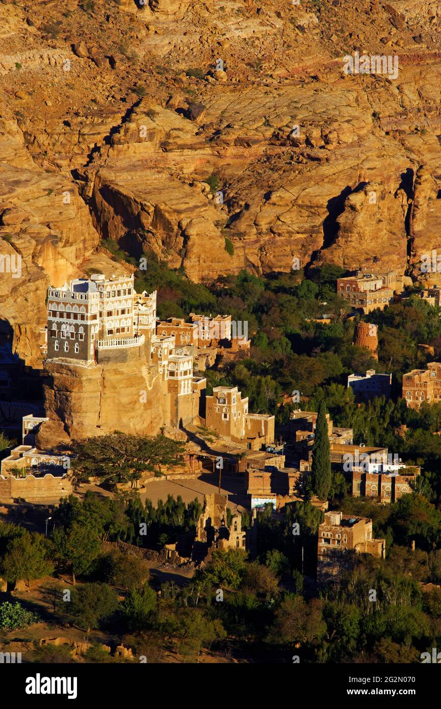 Yemen, Wadi Dhar, Rock palace (Dar Al Hajar Stock Photo - Alamy