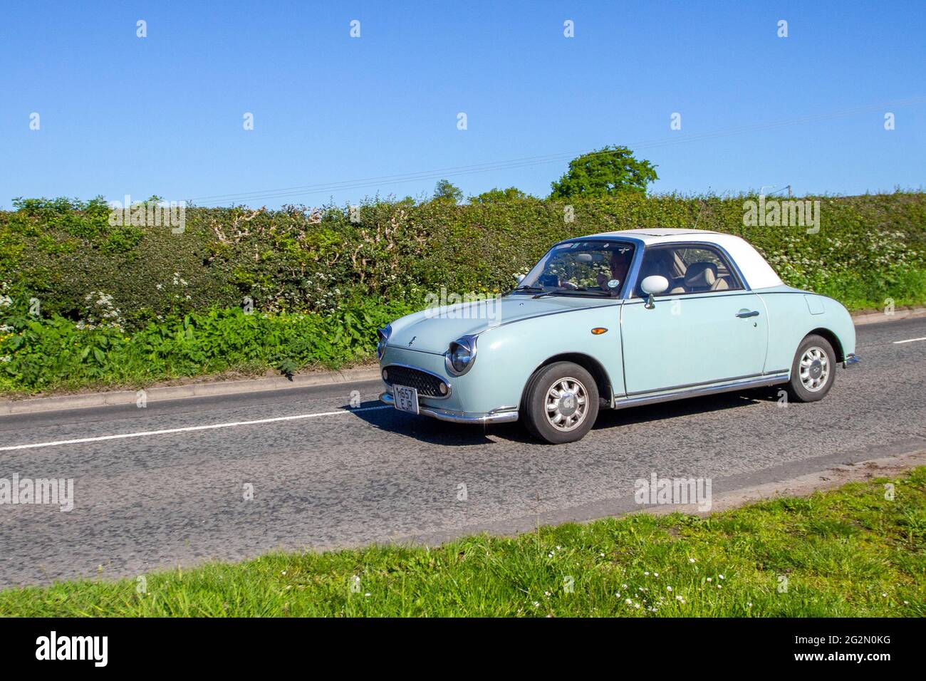 Fixed profile convertible hi-res stock photography and images - Alamy