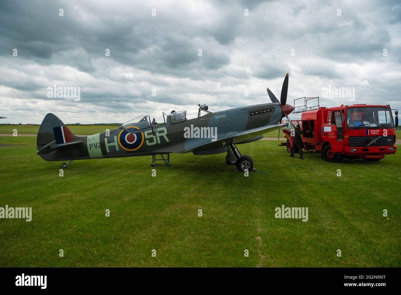 Duxford airfield hi-res stock photography and images - Alamy