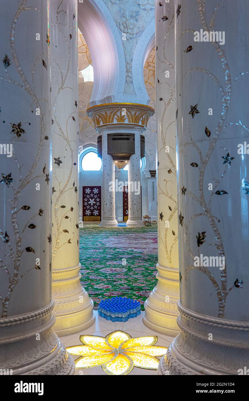 Abu Dhabi, United Arab Emirates - May 17, 2018: Architectural details ...