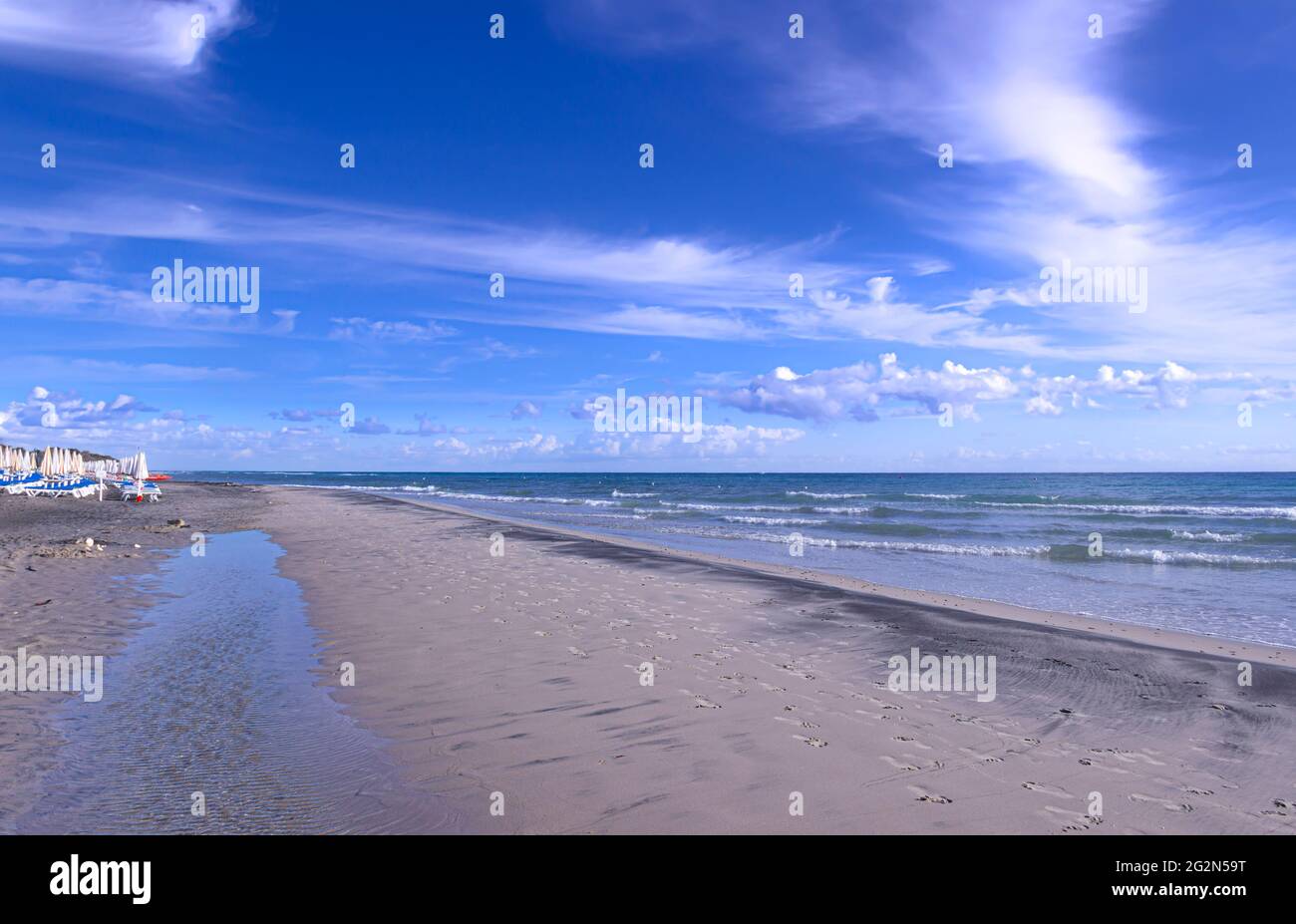 The most beautiful sandy beaches of Apulia. Salento coast: Alimini ...