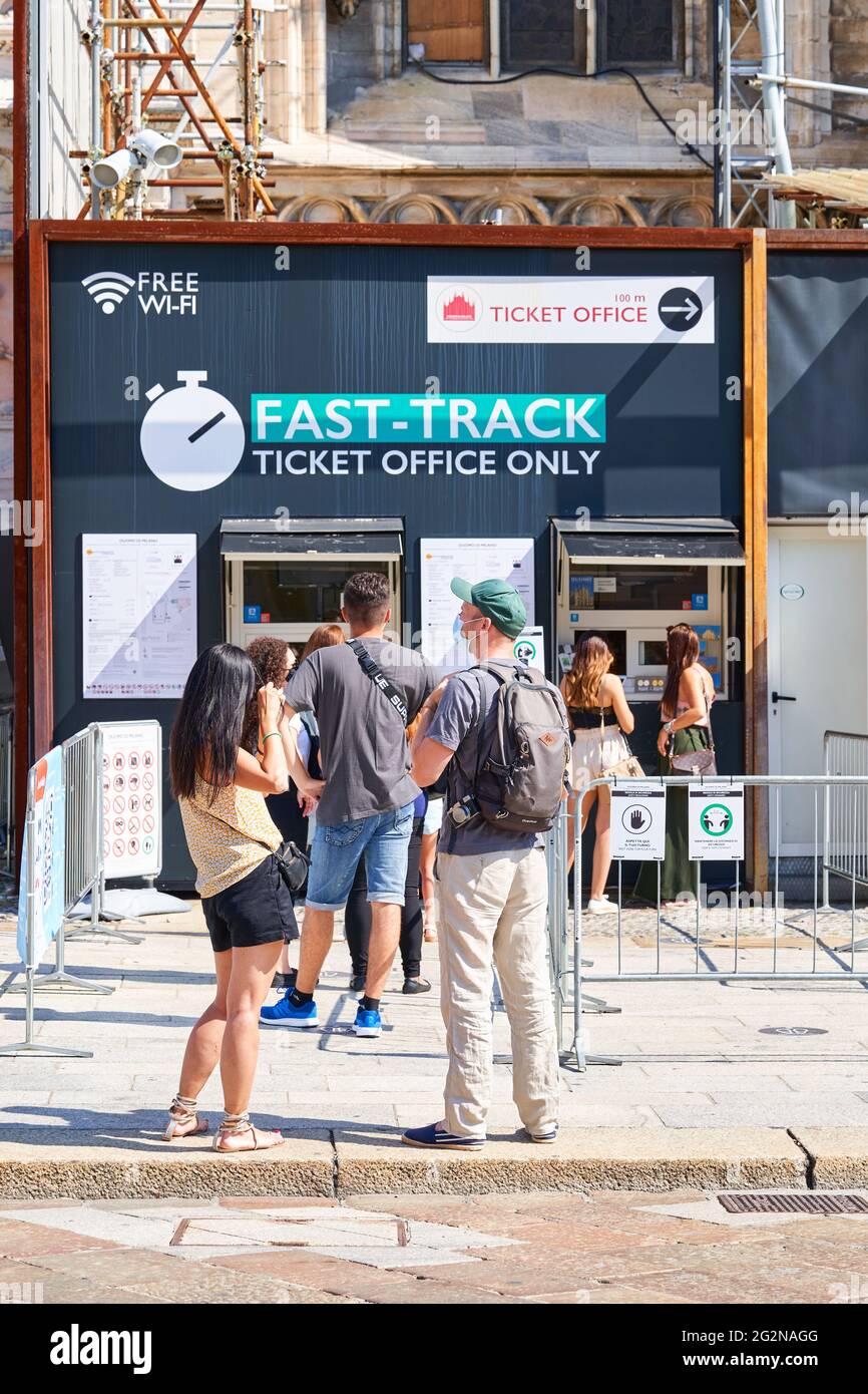 Ticket counter museum hi-res stock photography and images - Alamy