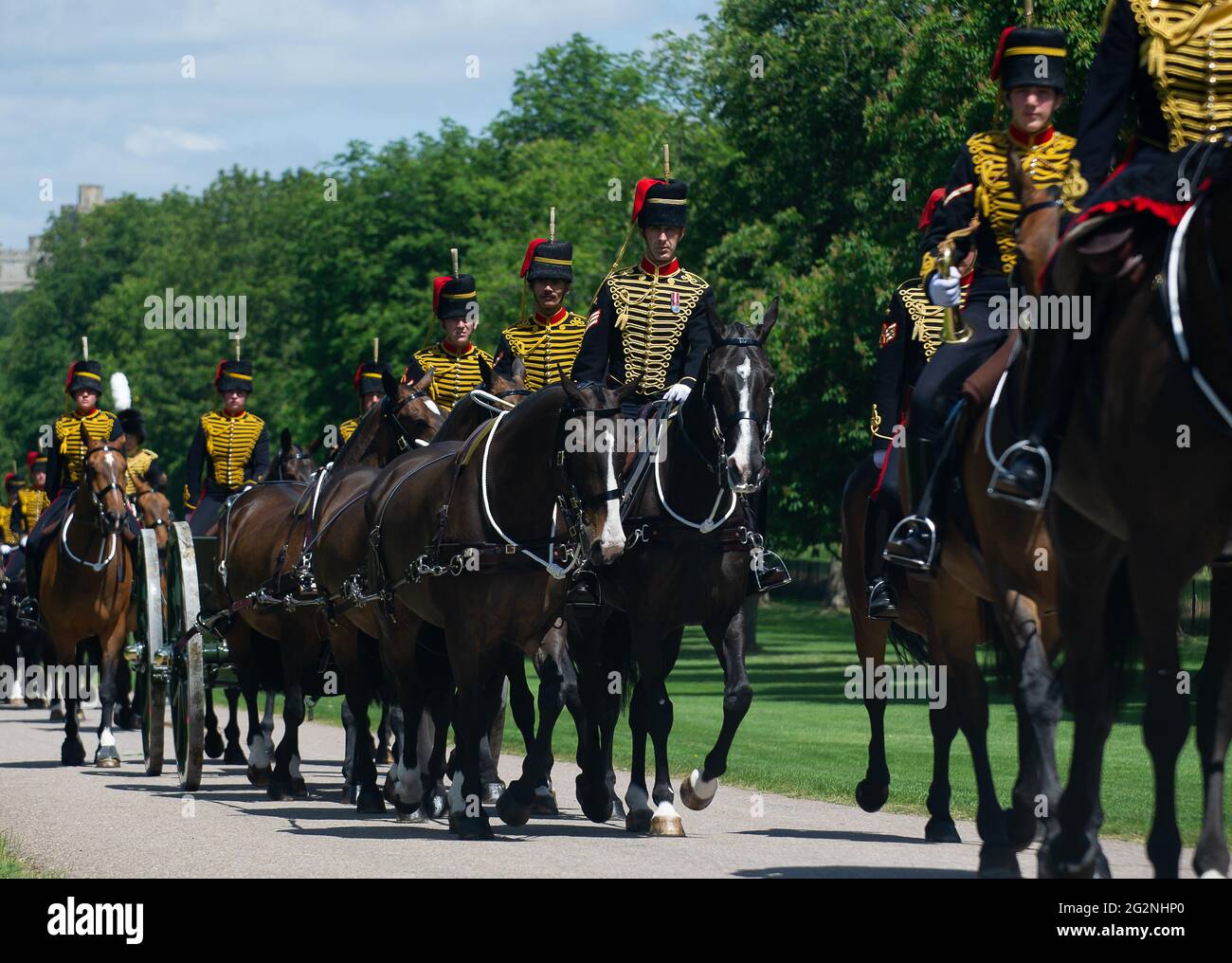 Queen riding horse windsor 2021 hi-res stock photography and images - Alamy
