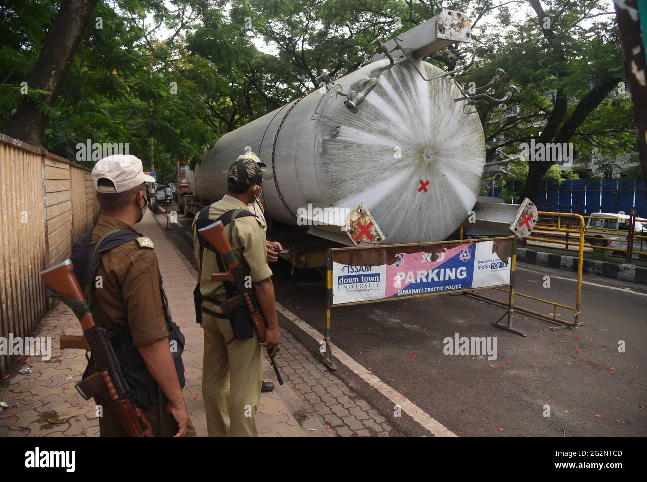 Installed oxygen tank hi-res stock photography and images - Alamy