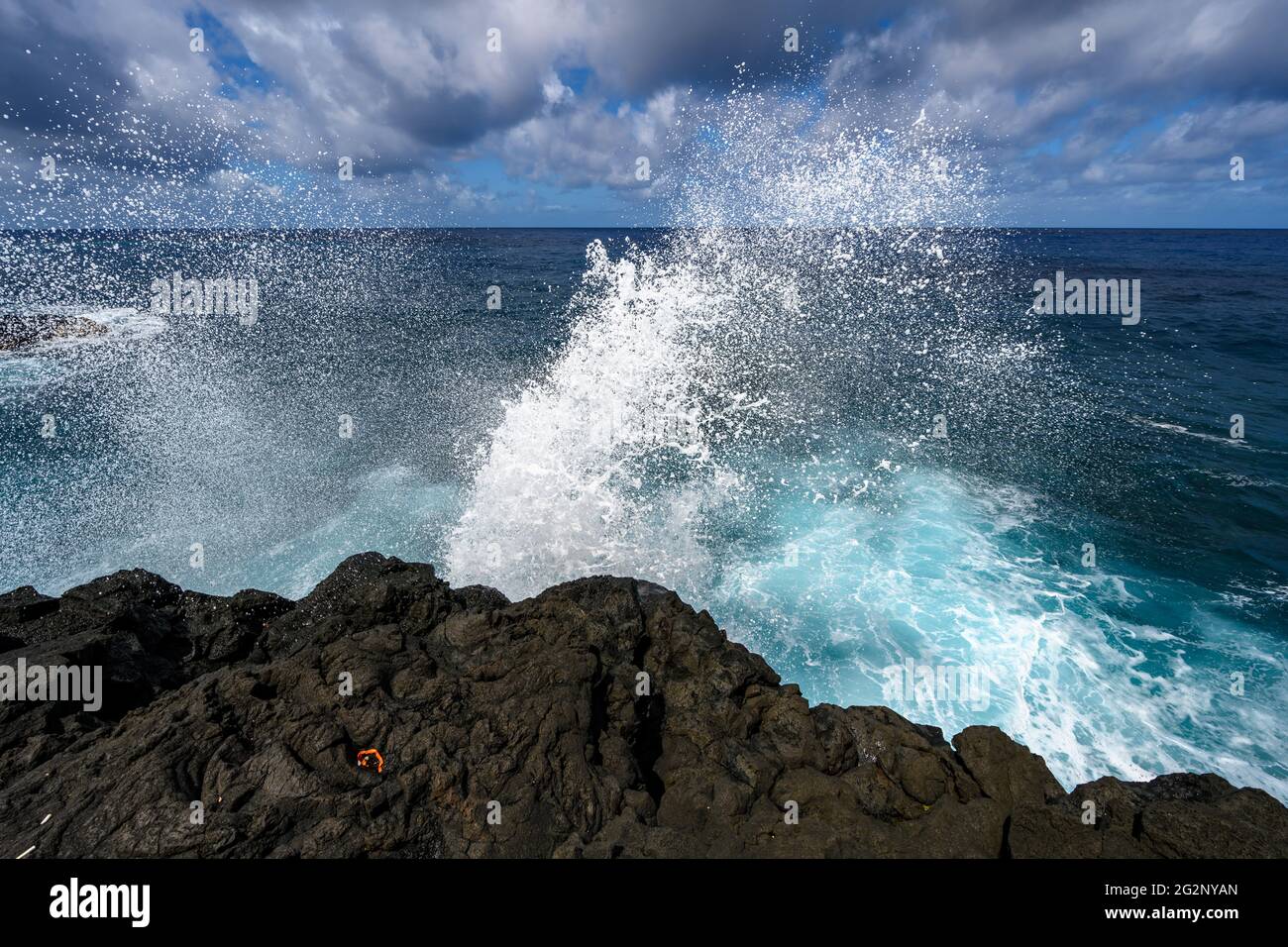 Lava brocken hi-res stock photography and images - Alamy