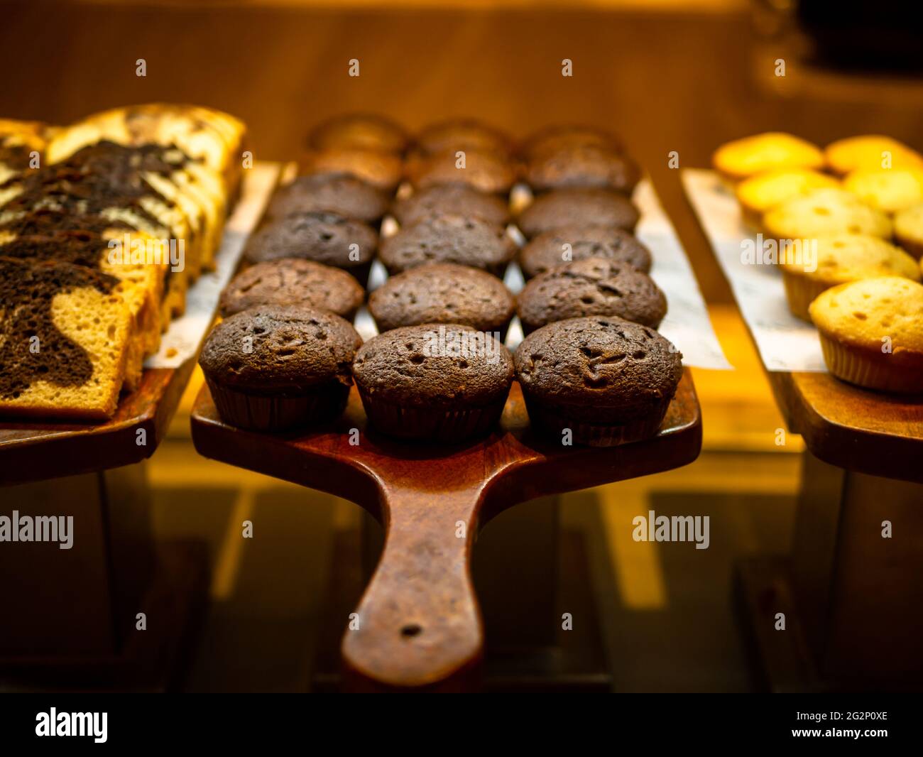 Simple muffins hi-res stock photography and images - Alamy