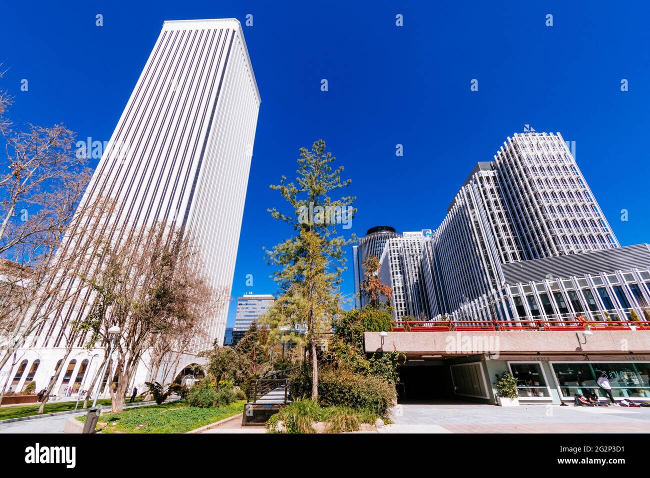 Picasso square. Torre Picasso on the left and Banca Mach on the right ...