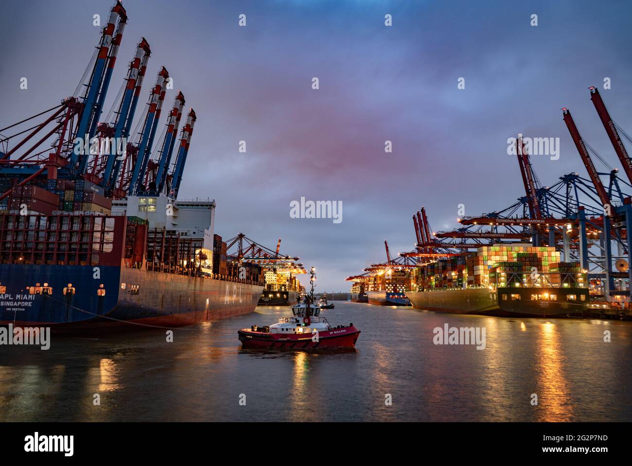 Eurogate Container Terminal in the Port of Hamburg - CITY OF HAMBURG ...