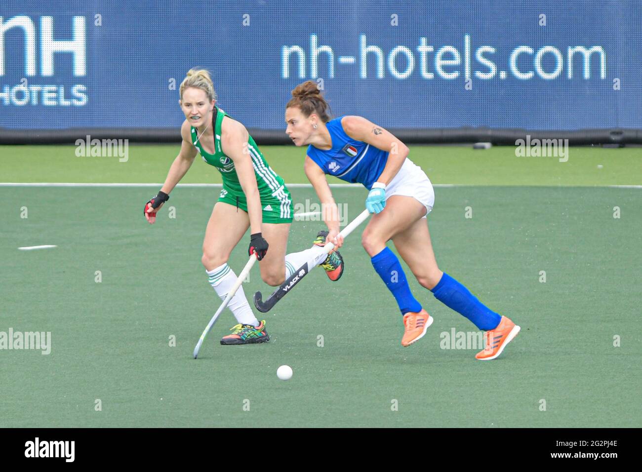 Ireland italy hockey women hi-res stock photography and images - Alamy