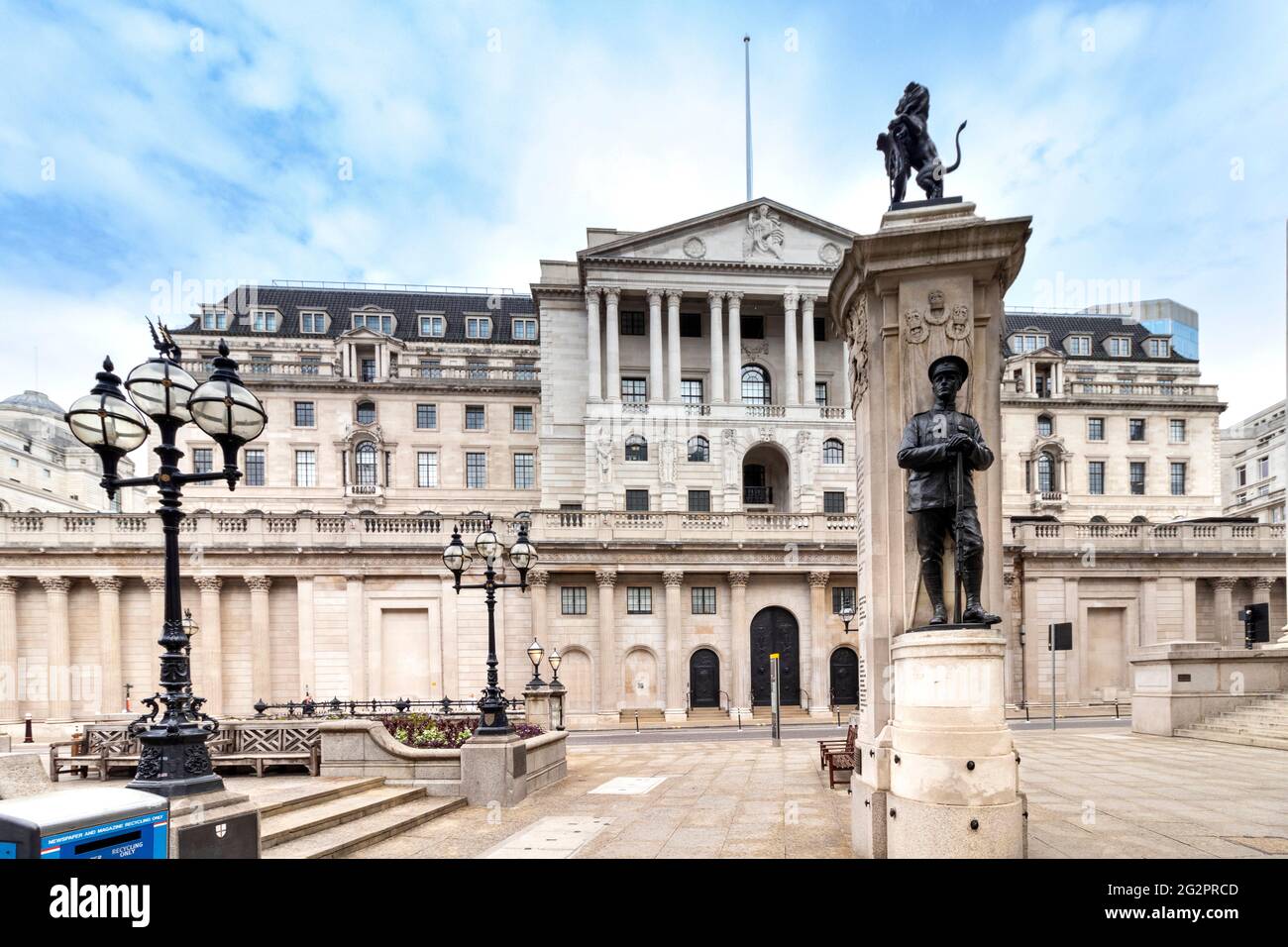 LONDON ENGLAND BANK OF ENGLAND BUILDING THREADNEEDLE STREET AND LONDON ...