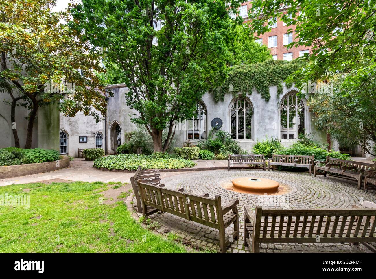 LONDON ENGLAND CHURCH ST DUNSTAN IN THE EAST THE GARDEN AND WOODEN ...