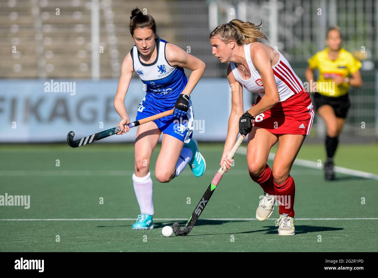 AMSTELVEEN, NETHERLANDS - JUNE 12: Bronwyn Shields of Scotland and Lily ...
